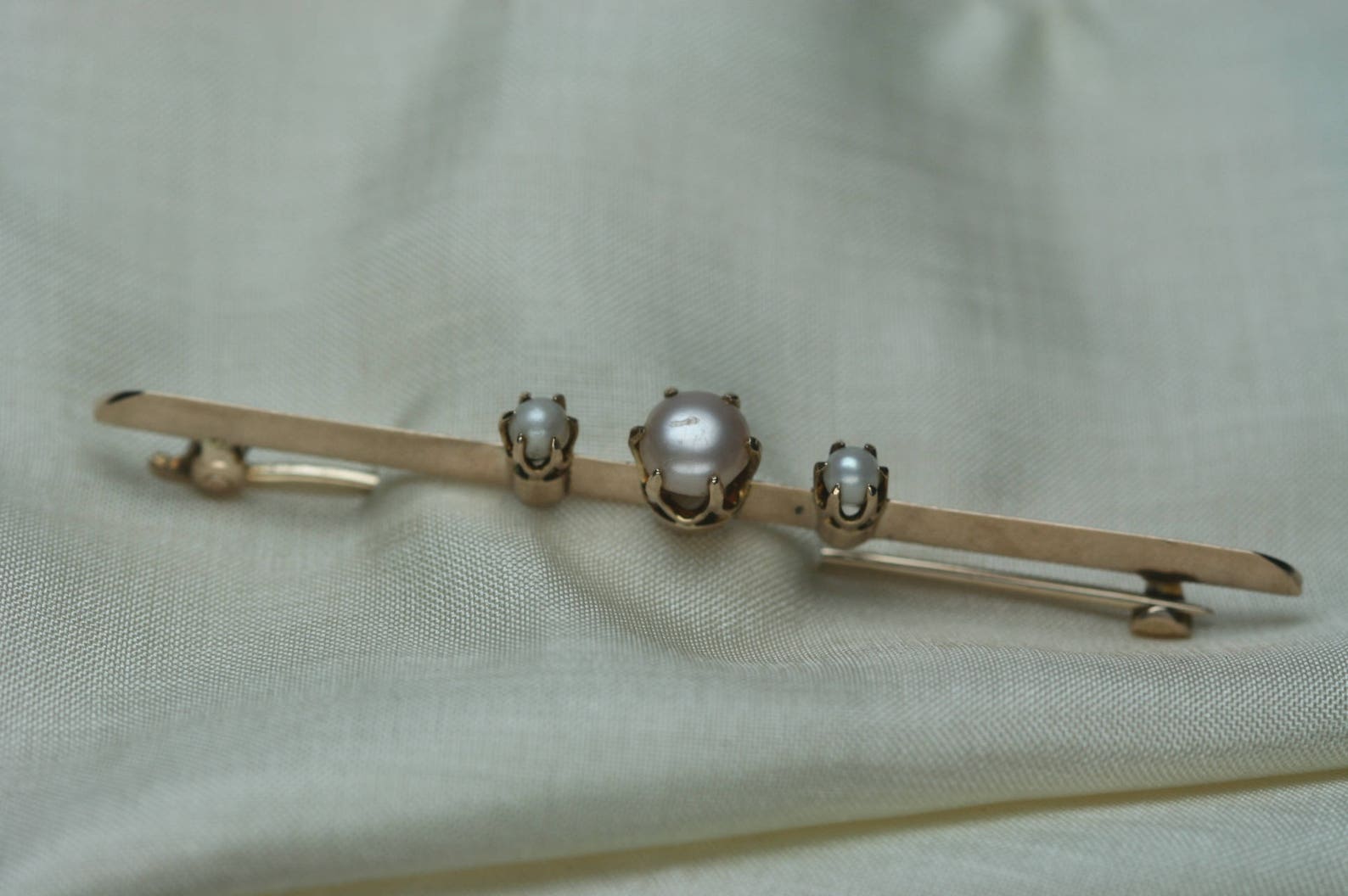 Vintage 14k YG and Pearl Bar Pin - Etsy