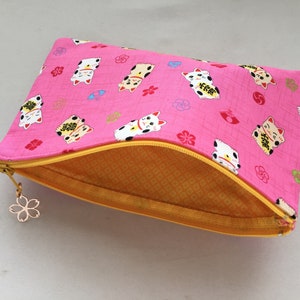 Japanese Lucky Cat Zipper Pouch / Coin Purse - Maneki Neko on Pink - Etsy