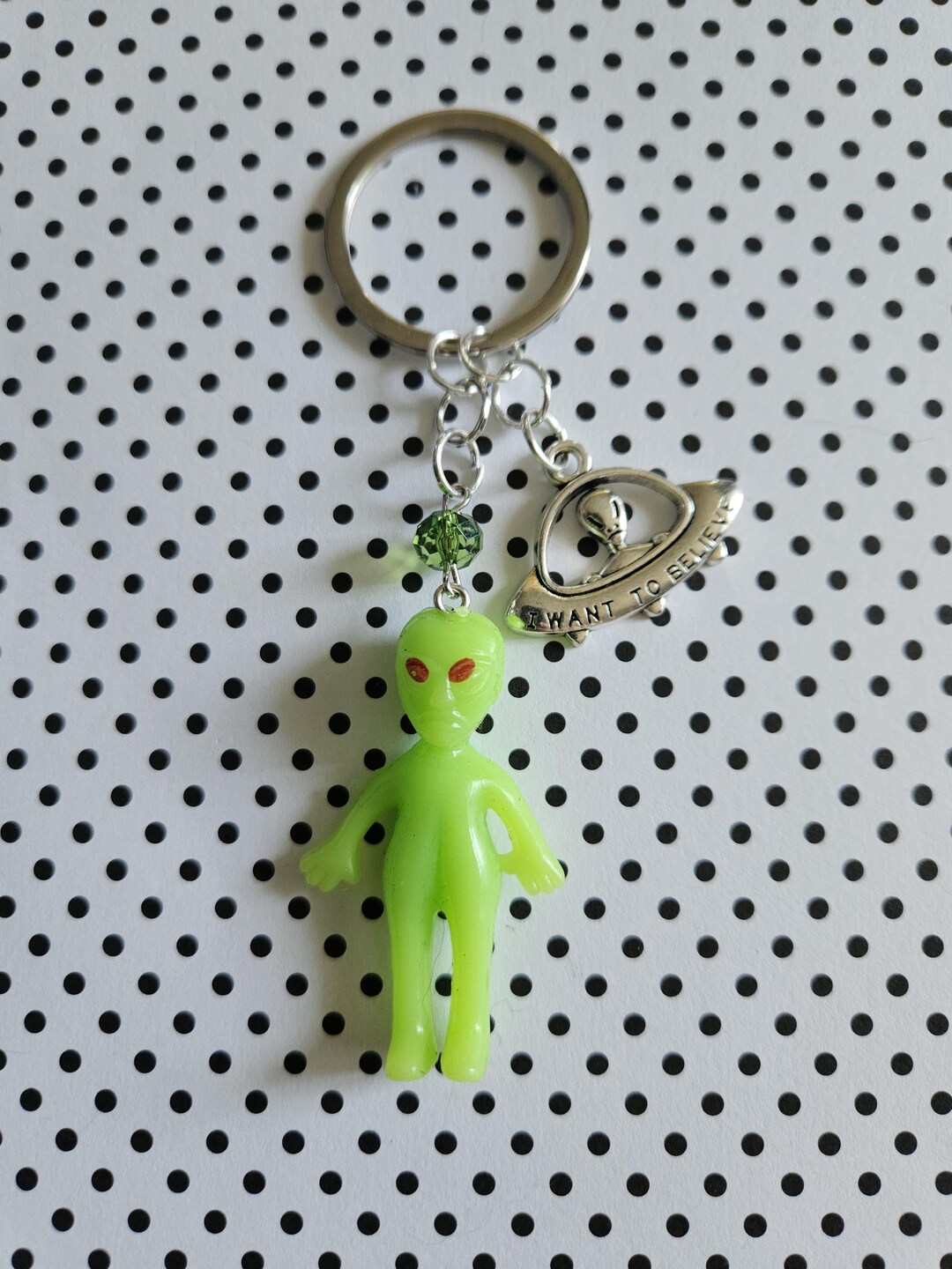 Alien - Alien Keychain - Aliens - Glow Alien - Glow in the Dark - Ufo ...