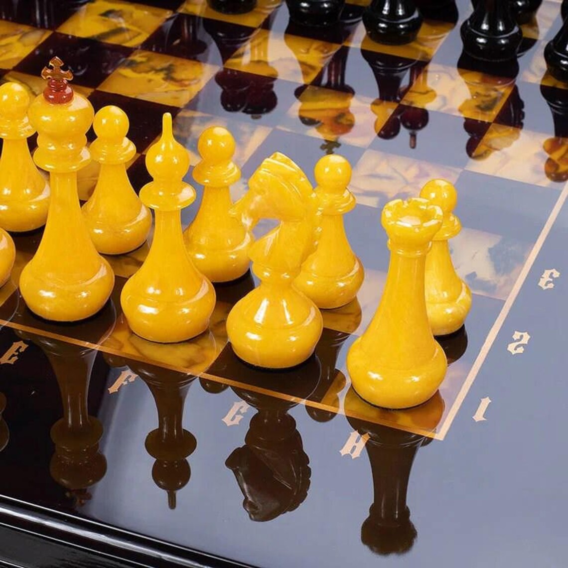 Large Luxury Amber Chess Set in Oak Casket-board With Large Amber Chess ...