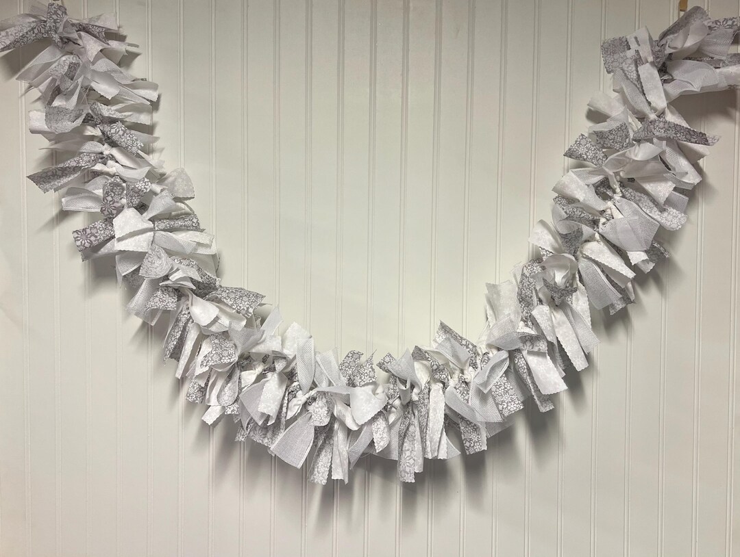 White Snowflake Rag Garland by Themozycorner • White Burlap Garland ...