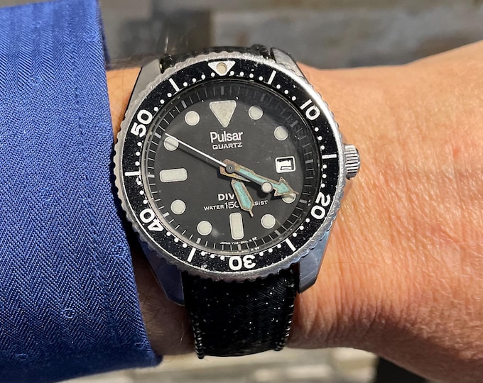 Vintage 1980s Pulsar Diver Pulsar (by Seiko) Quartz Y112-6019 Rotating ...