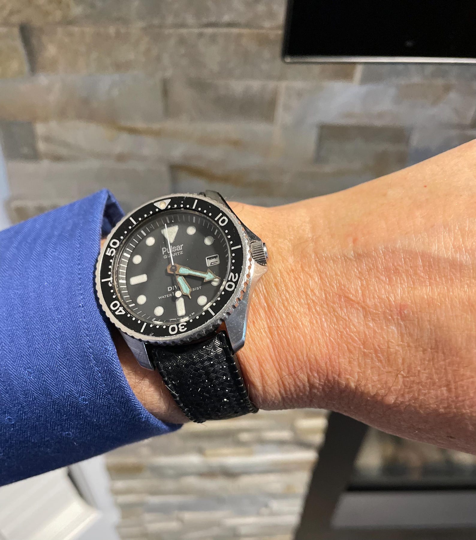 Vintage 1980s Pulsar Diver Pulsar (by Seiko) Quartz Y112-6019 Rotating ...