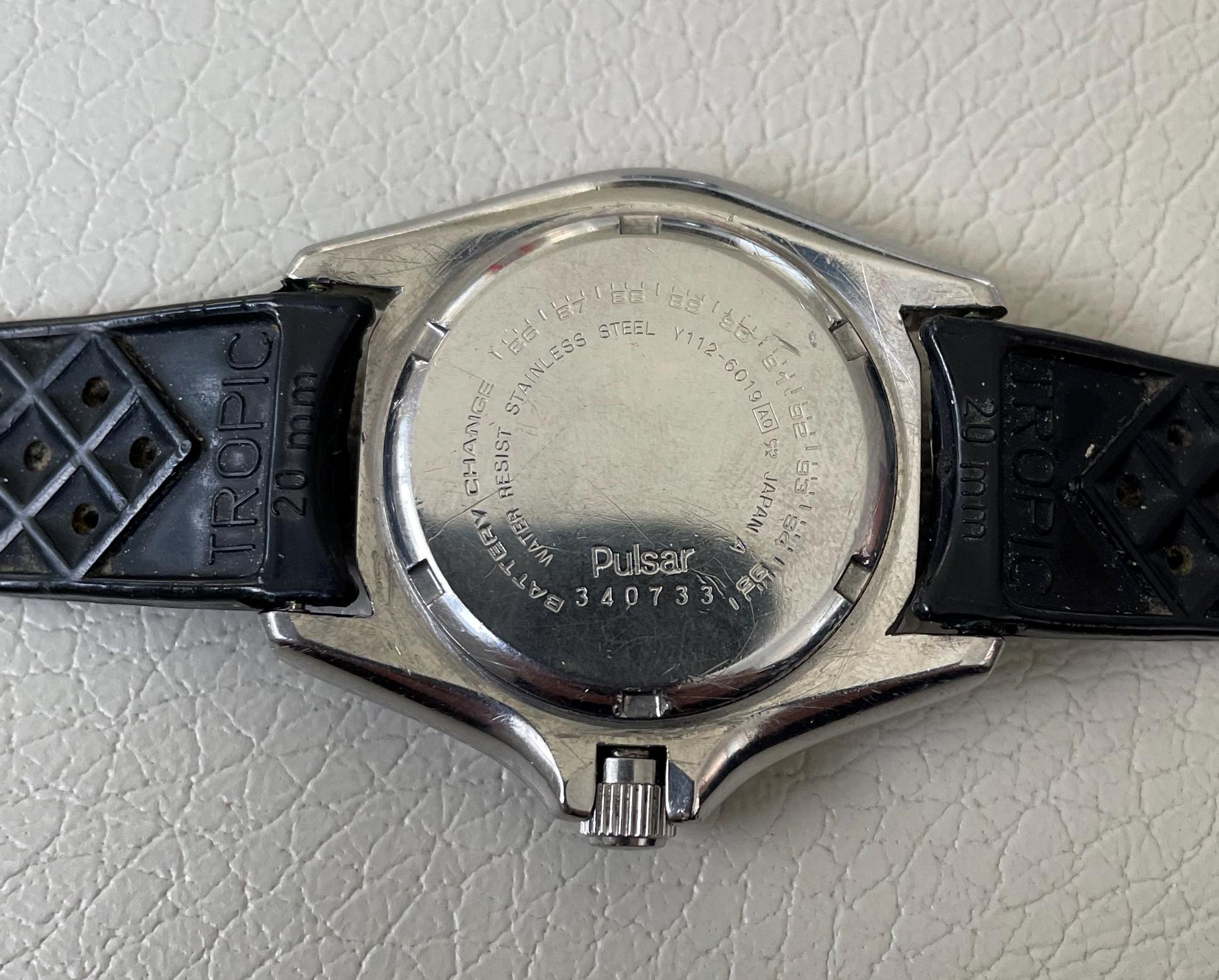 Vintage 1980s Pulsar Diver Pulsar (by Seiko) Quartz Y112-6019 Rotating ...