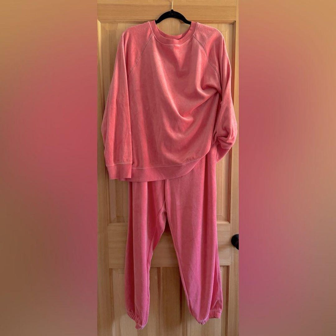 Y2K Retro Athleisure AVA & VIV X Target Salmon Pink 2-piece Velour ...