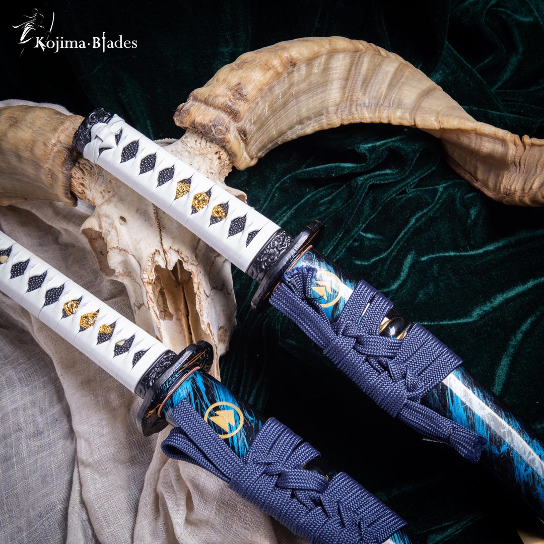 Life-size Highly Detailed Replica of the Sakai Katana and Sakai Tanto ...