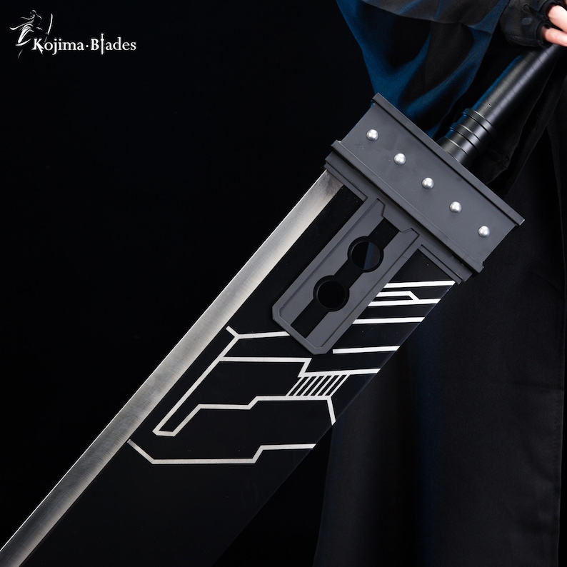Buster Sword Life-size Replica From Final Fantasy VII Remake, Cloud's ...