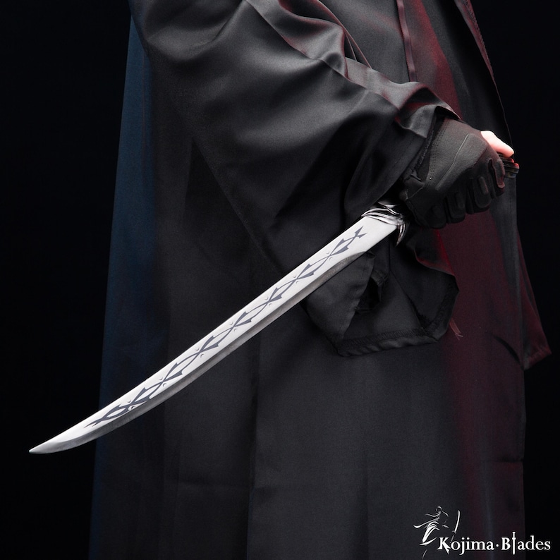 Altaïr's Short Blade Life-size Full Metal Replica From Assassin's Creed ...