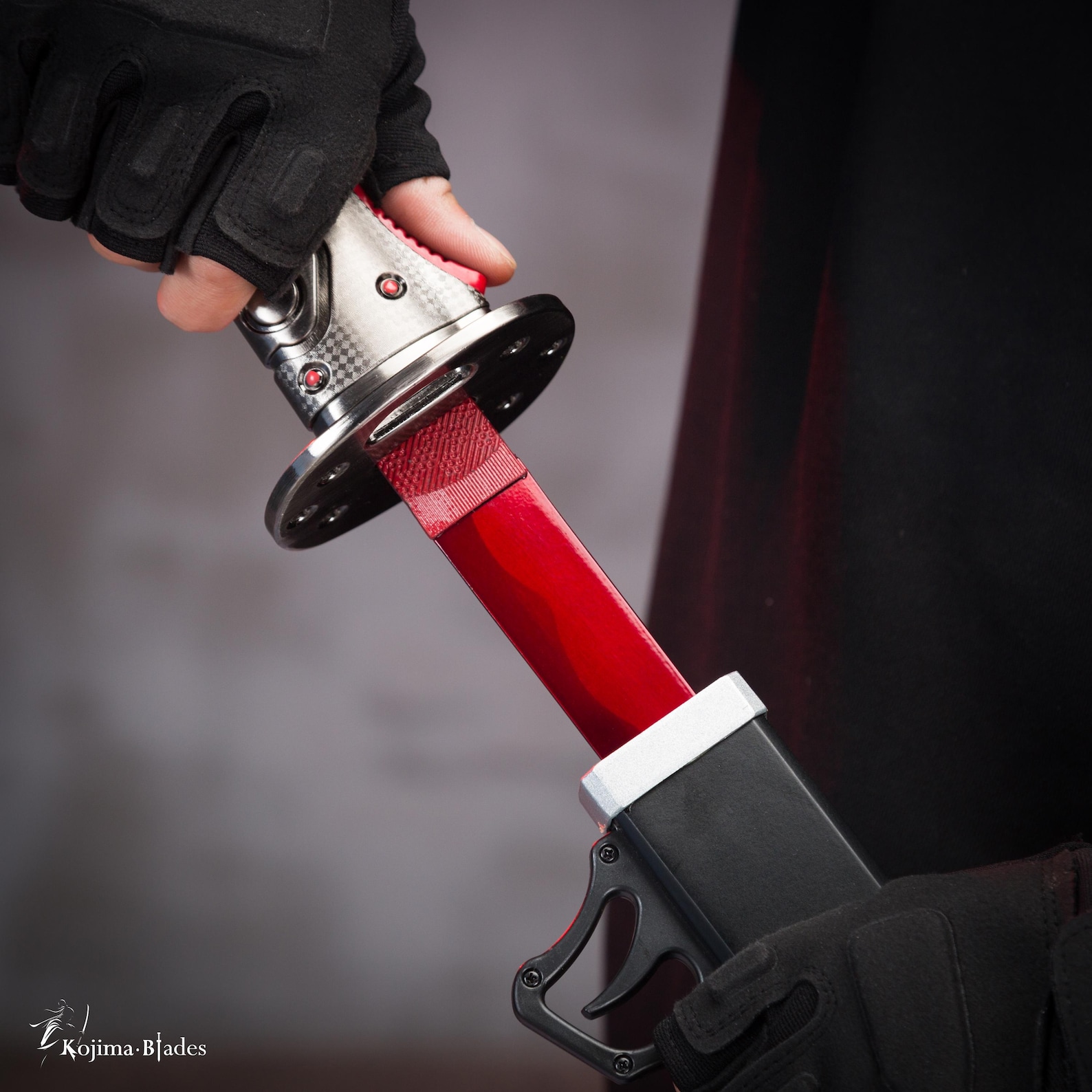 Life-size Replica of the High-frequency Muramasa Blade From Metal Gear ...