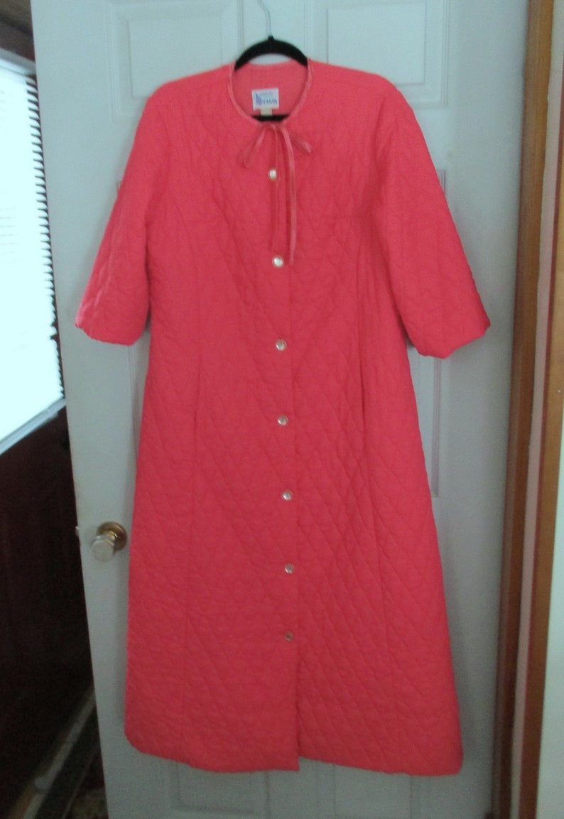 1970s Coral Quilted Nylon Housecoat Satin Trim Sz M/L 3/4 | Etsy