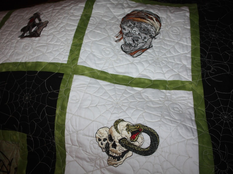 Horror Movie Monster Queen Quilt - Etsy