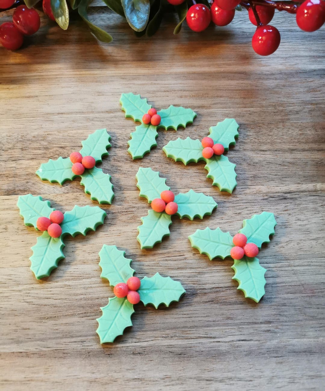 18 X 3 Leaf Holly Leaves Edible Holly Cupcake Toppers Christmas Cake ...