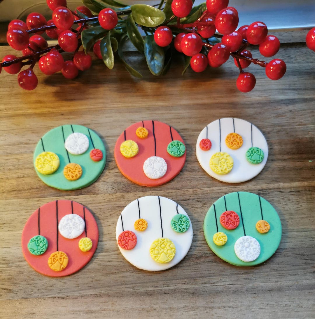 6 X Christmas Baubles Cupcake Toppers Christmas Cake Decorations Dible ...