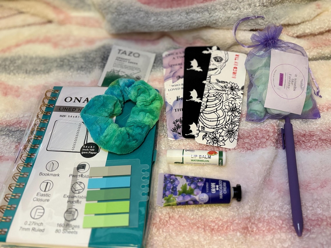 Cozy Corner Box - Etsy