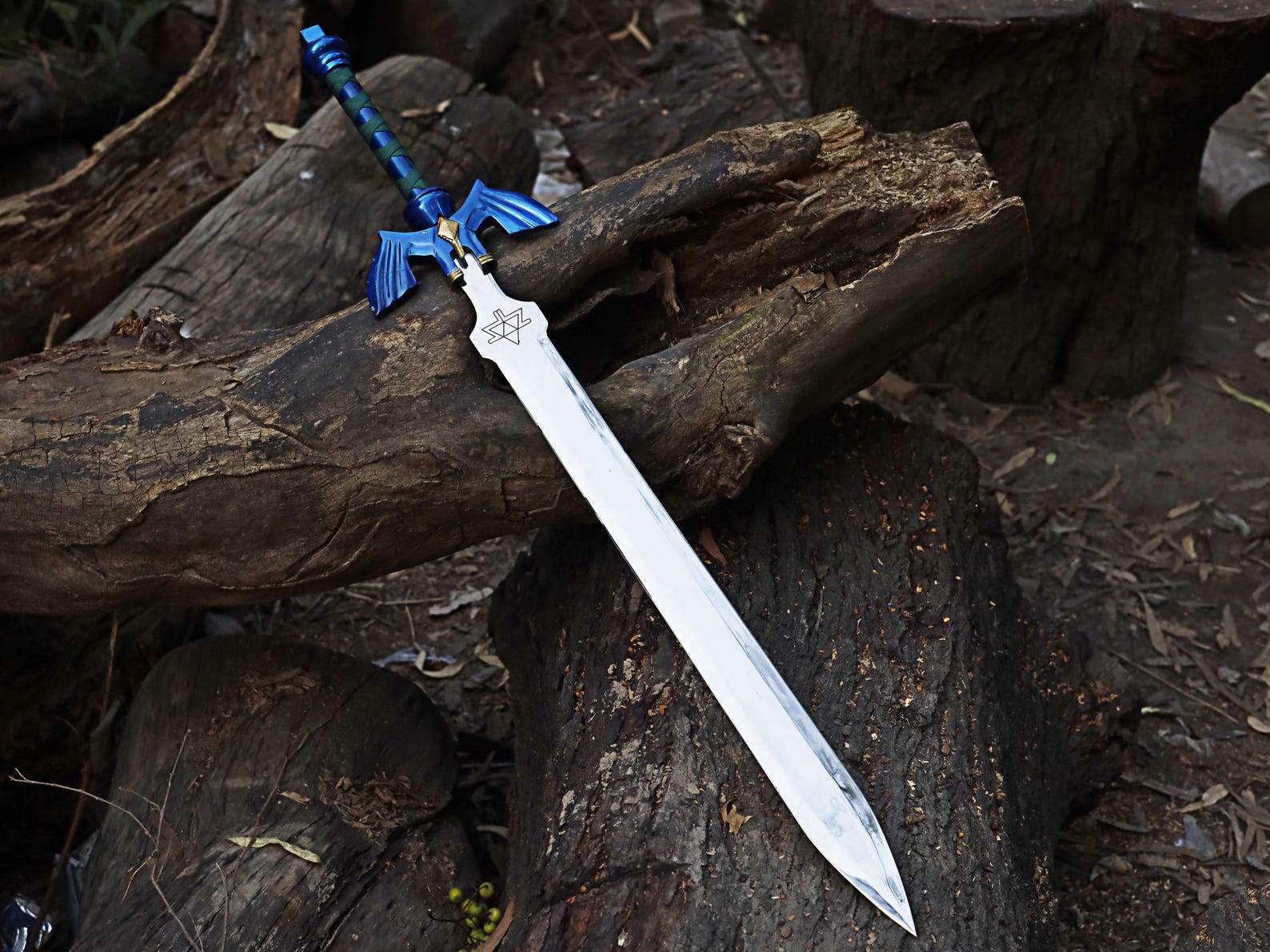 Zelda Master Sword, Legend of Zelda Sword Replica, Skyward Link's Sword ...