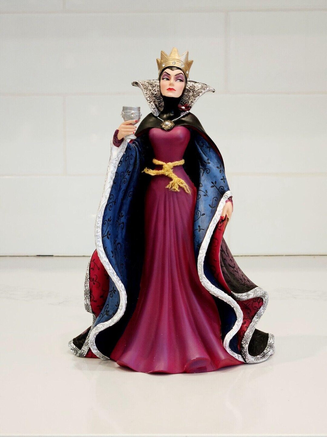 Disney Evil Queen Figurine Hallmark Exclusive 8 Tall Rare Collectible ...