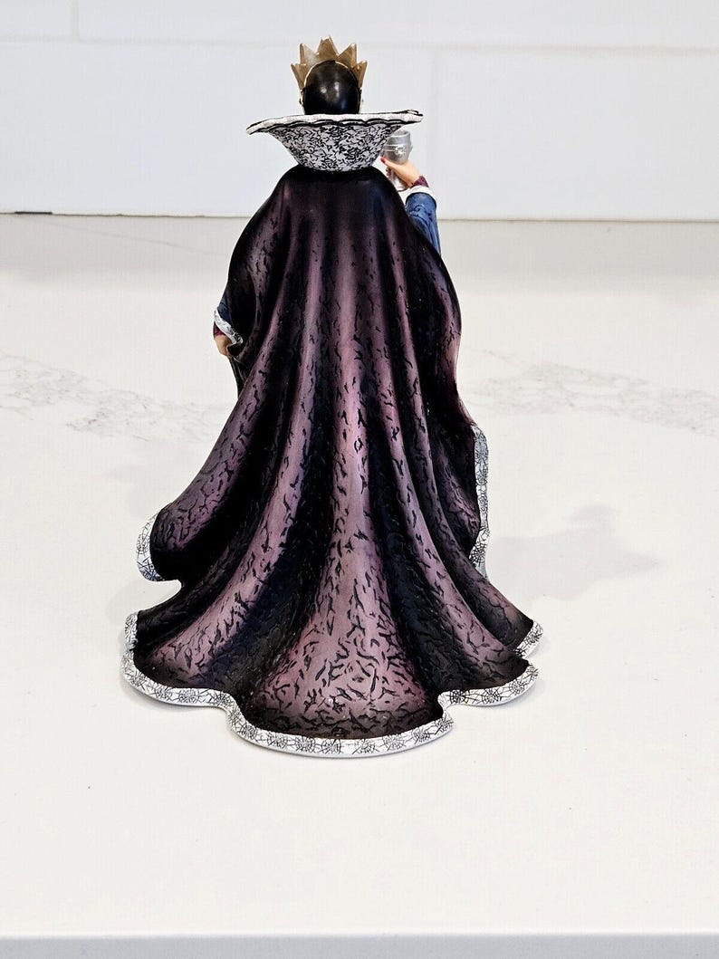 Disney Evil Queen Figurine Hallmark Exclusive 8 Tall Rare Collectible ...