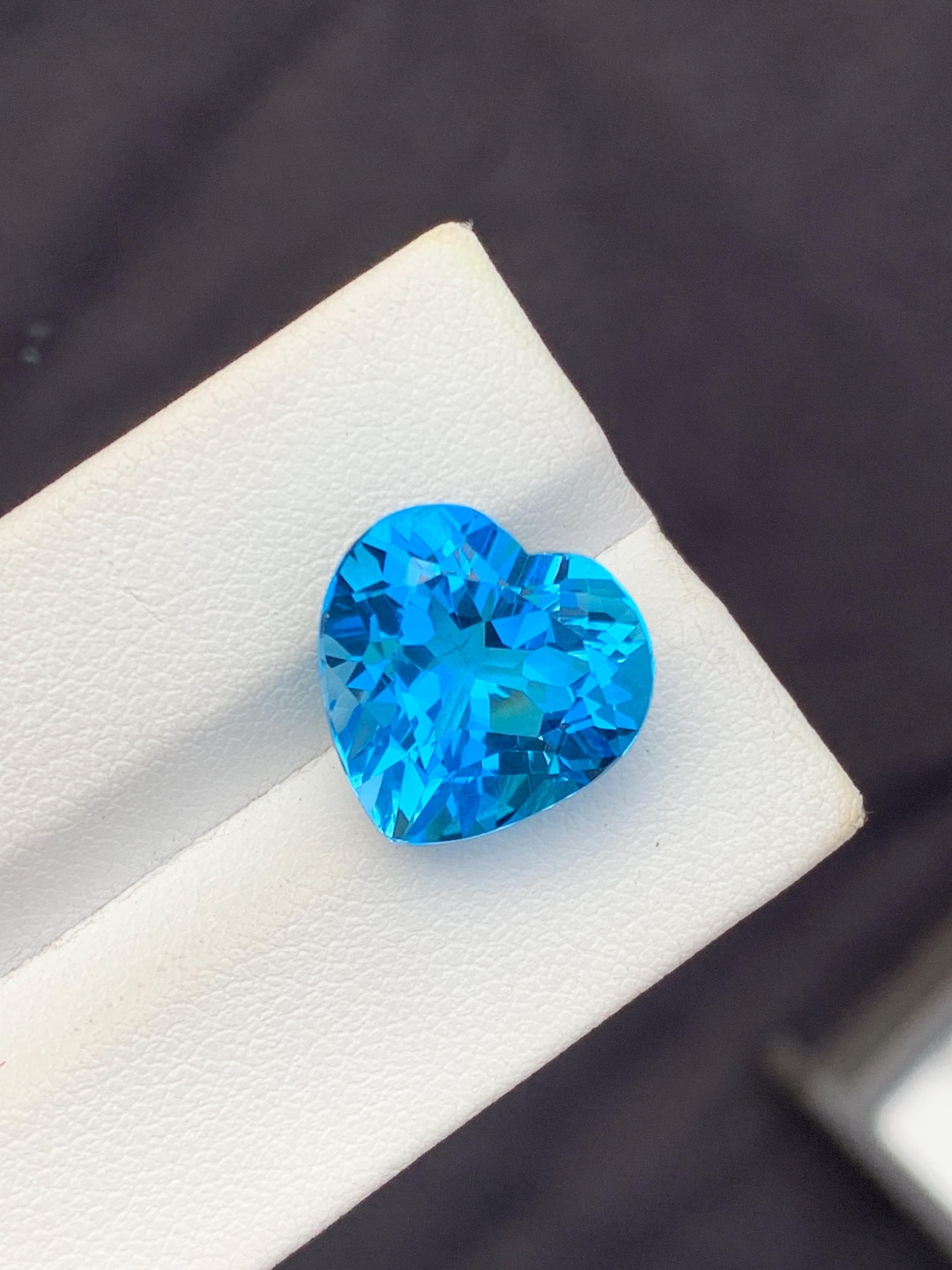 12 Carats Electric Swiss Blue Colour Topaz Faceted Gemstone Clean ...