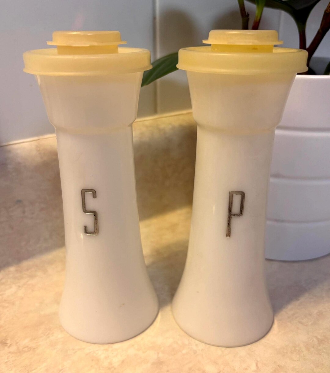 Vintage Iconic 1970s Tupperware Salt and Pepper Shaker White - Etsy