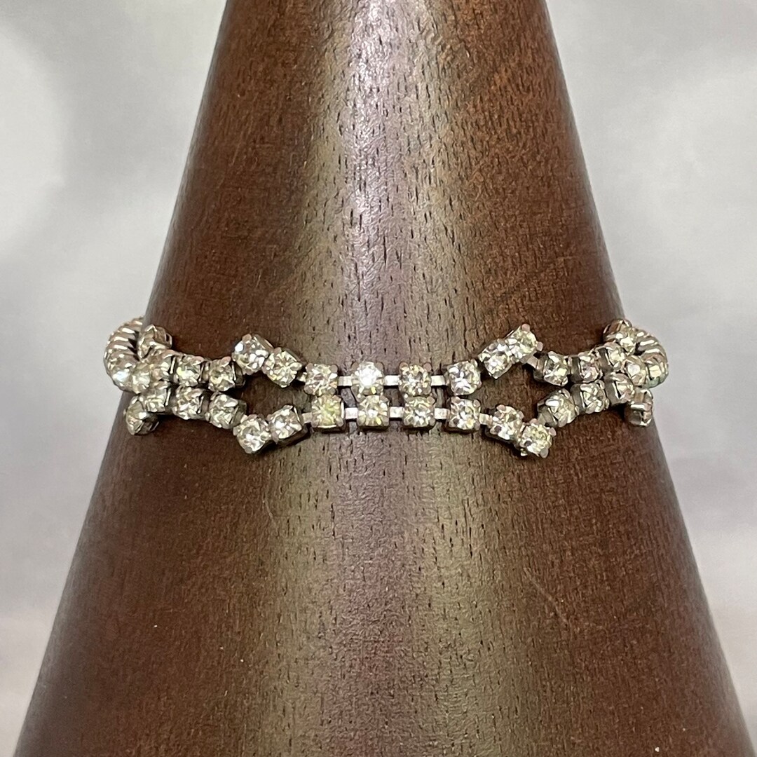 WAS 20, NOW 18!! Lovely Vintage 1950s-60s Rhinestone Bracelet - Etsy
