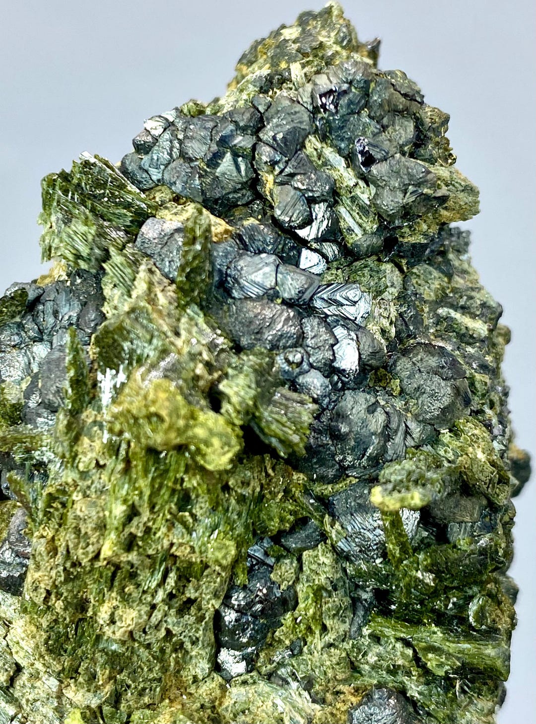 119 Grams Am Extremely Rare Magnetite With Epidote Crystal From ...
