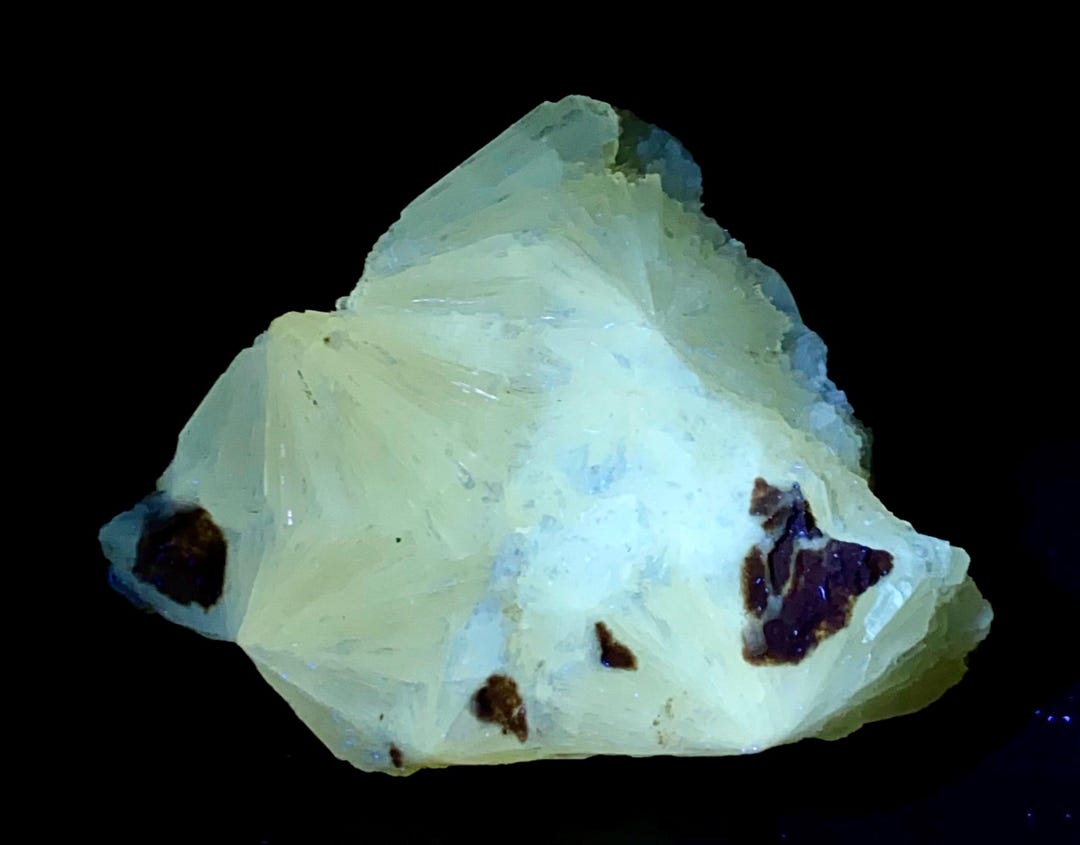 107 Gram Fluorescent Phosphorescent Flower Shape Golden Aragonite ...