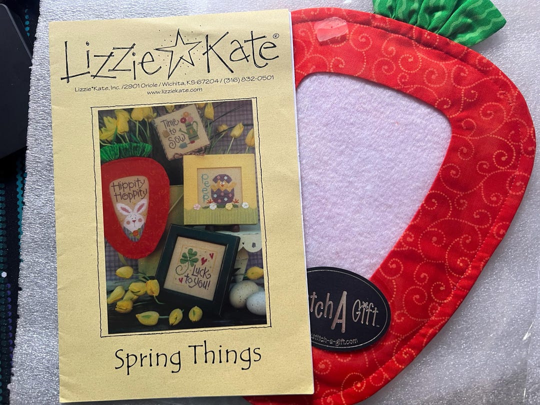 Lizzie Kate- Spring Things Chart & Carrot Banner - Etsy