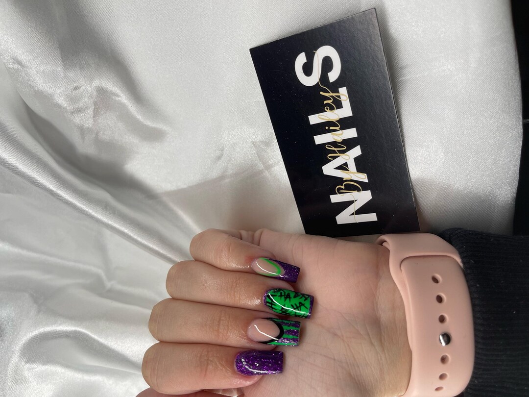 Joker Press on Nails: Handmade Gel Fake Nails - Etsy