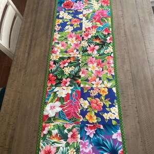Hawaiian or Tropical Island Themed Table Runner - Etsy
