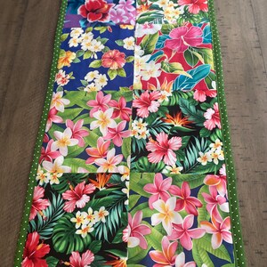 Hawaiian or Tropical Island Themed Table Runner - Etsy