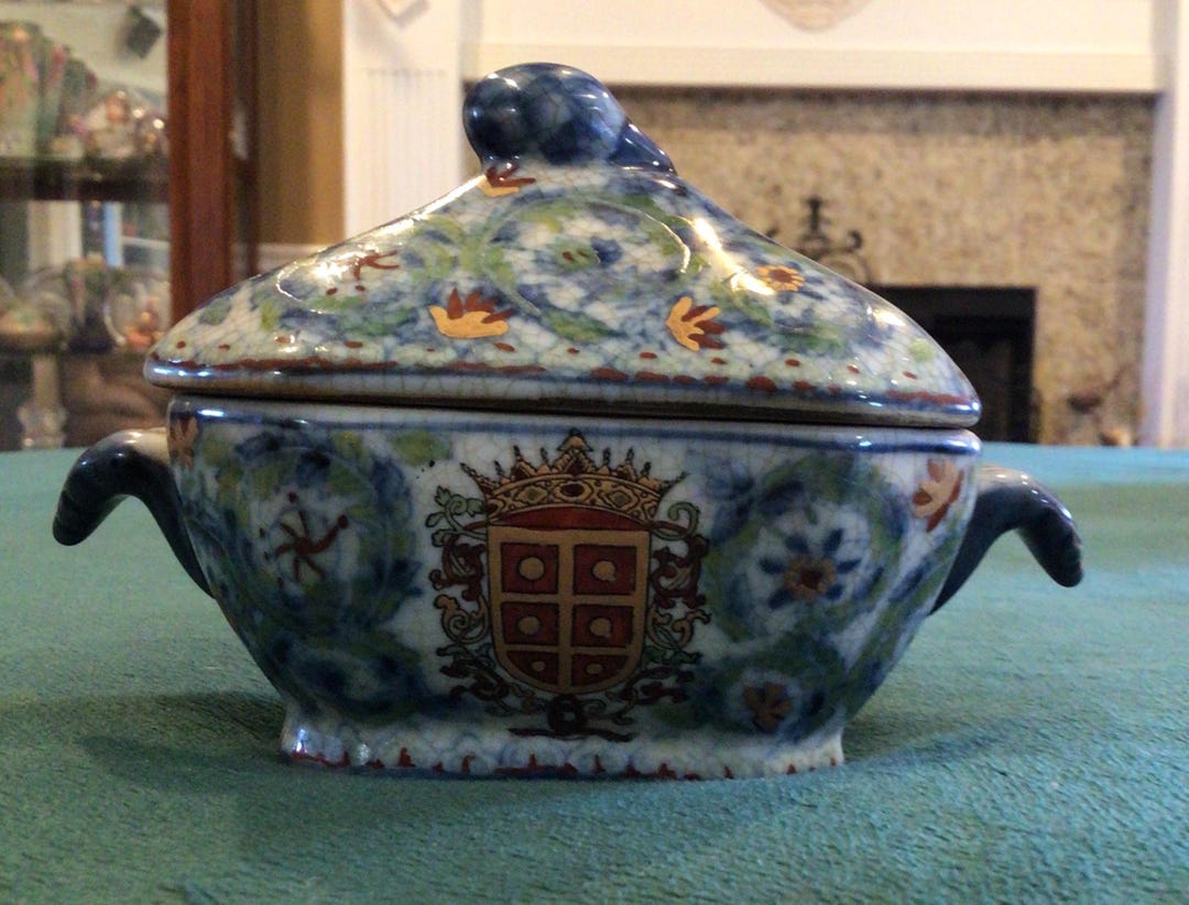 Rare Antique United Wilson Coat of Arms Covered Dish. Stands 4” X 6 ...