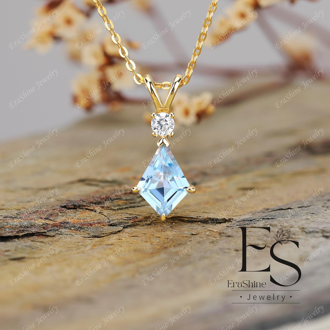Kite Shape Natural Sky Blue Topaz 18K Yellow Gold Pendant With Chain ...