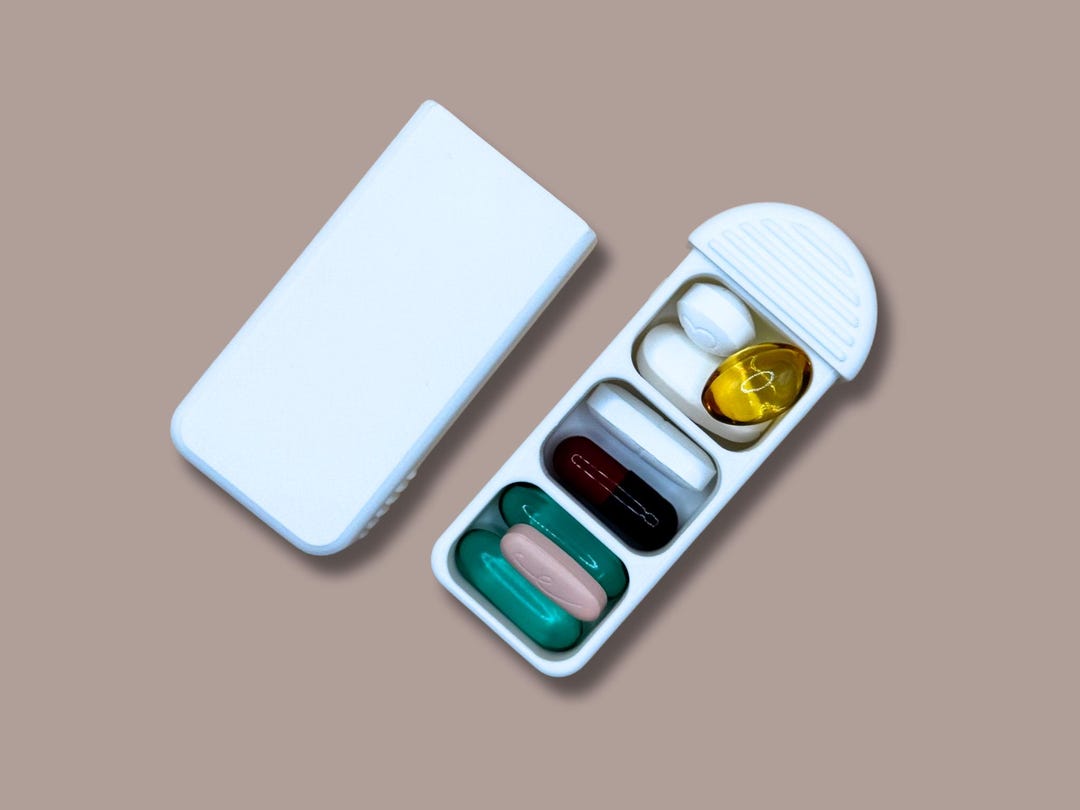 Compact Pill Box With 3 Compartments – Discreet, Practical, and Secure ...