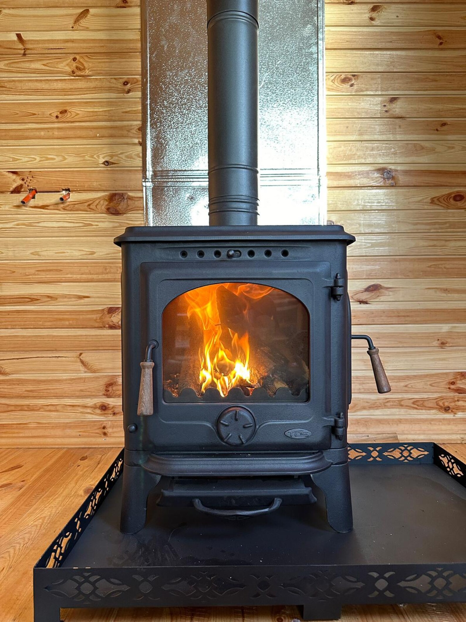 Cast Iron Wood Burning Stove, Tiny Wood Stove, Perfect for Tiny Places ...