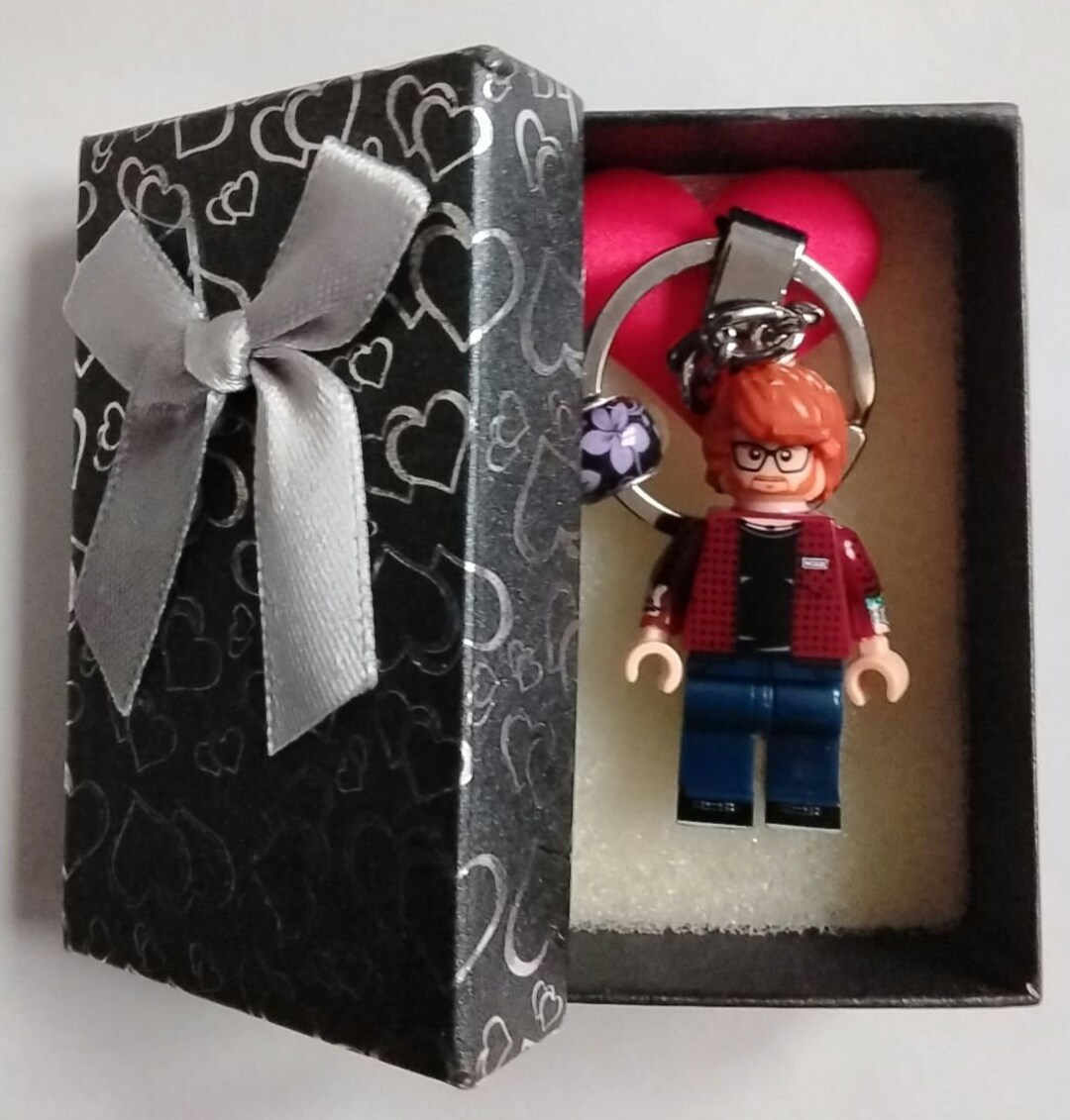 Ed Pop Singer Keychain & Present Box - Handmade Custom Keychain Keyring ...