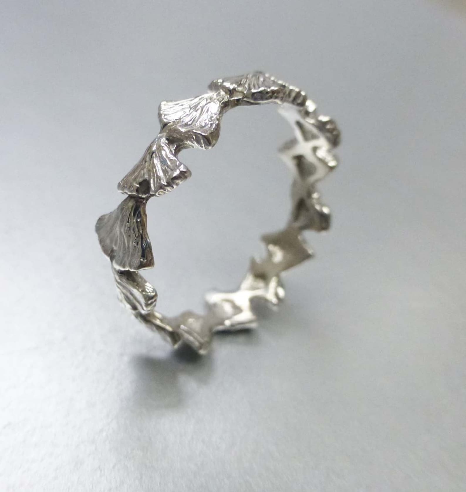 Leaf Wedding Band. Gold Wedding Ring. Gingko Leaf Band. Stacking Ring ...