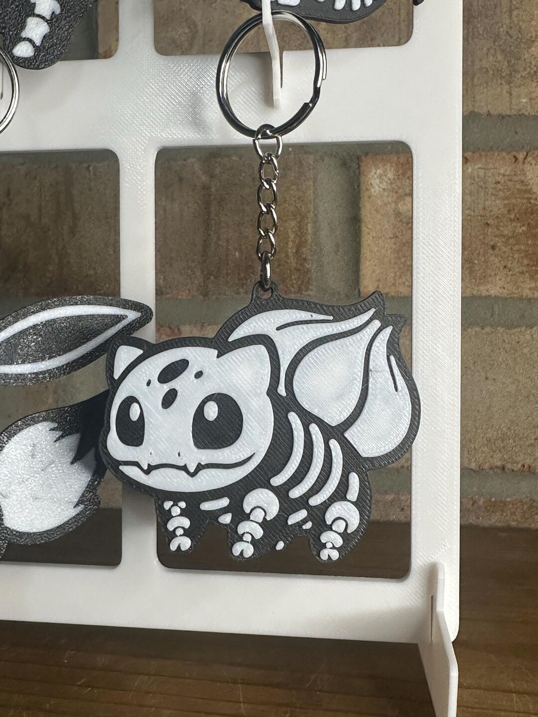 3D Printed Flat Pokémon Bulbasaur Skeleton Keychain Custom Colors ...