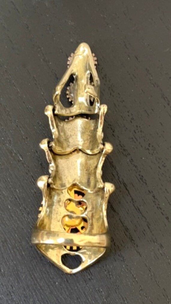 The most unusual ring I have ever seen - full finger … - Gem