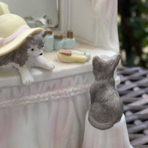 Seymour MANN 1987 Cats on a Vanity Table Music Box Plays memories - Etsy