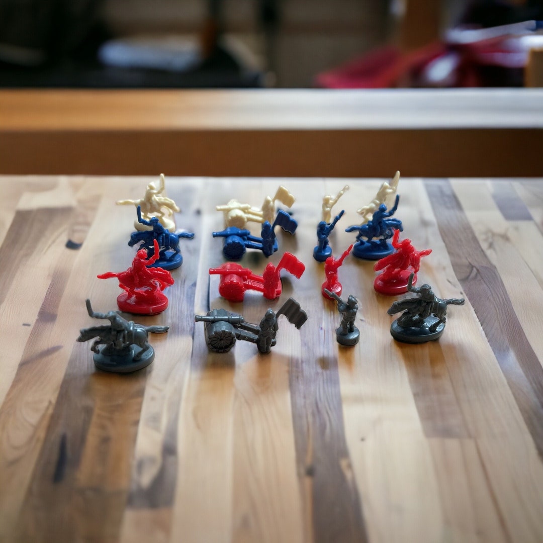 Tiny Little Plastic Army Figurines - Great for Crafts - Approx. 1" Each ...