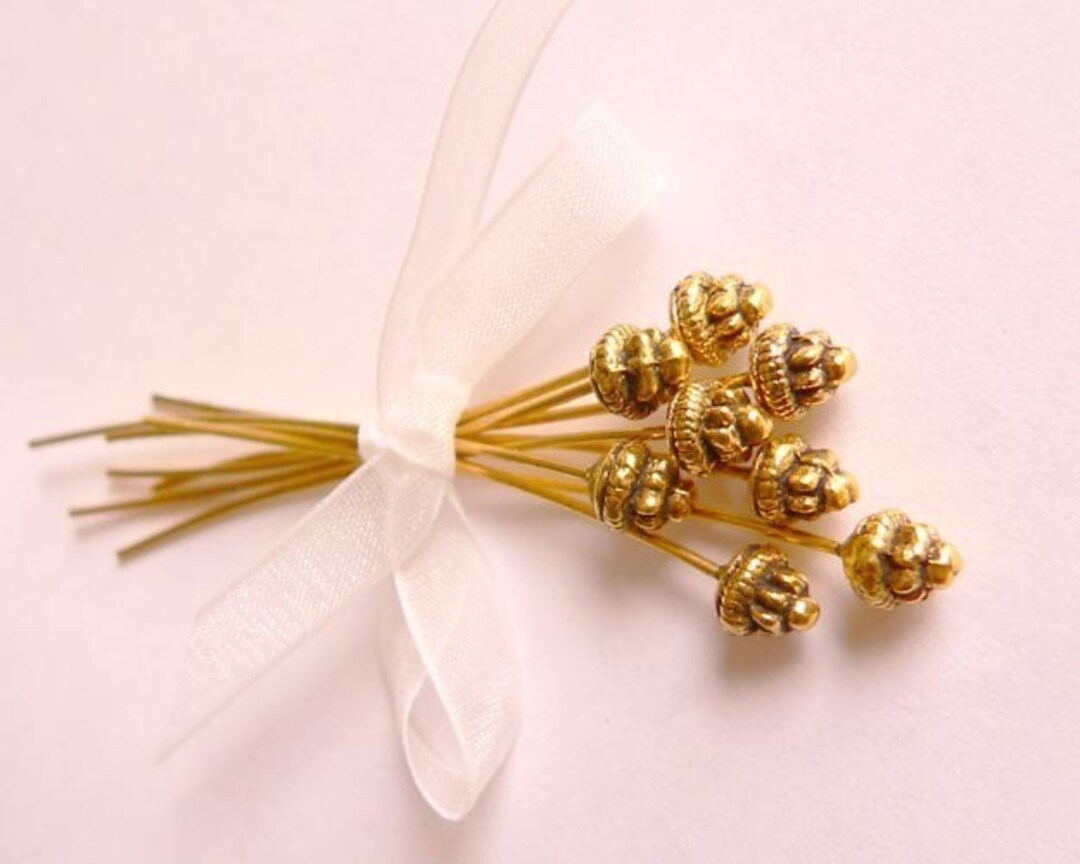 8 Antique Gold Fancy Head Pin - Etsy