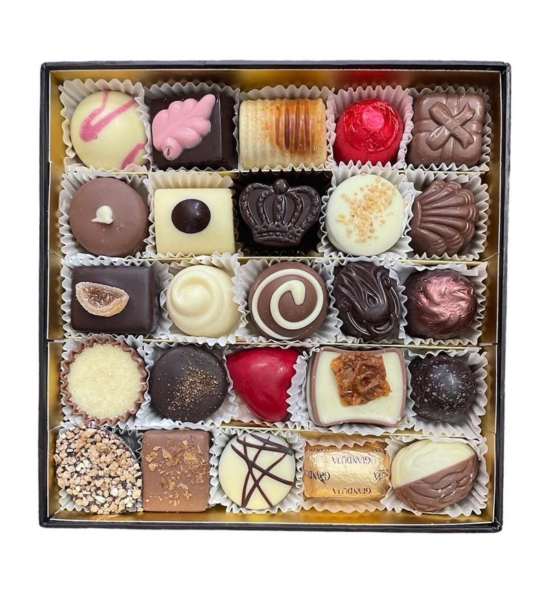 Belgian Chocolate Box 25 X Assorted Belgian Chocolates in a Luxury Gift ...