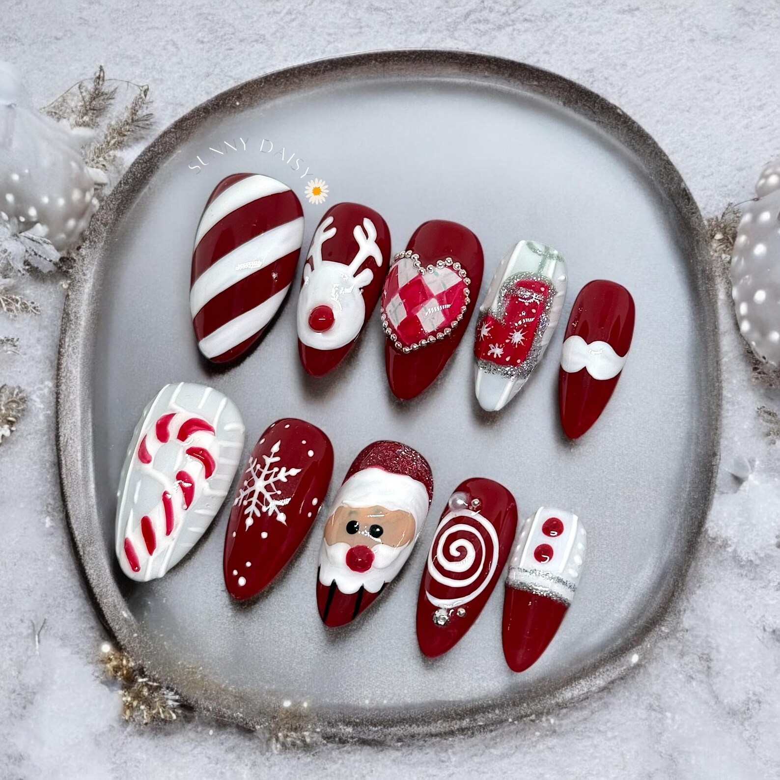New Christmas Nails | Santa Claus and Reindeer | Red and White | Unique ...