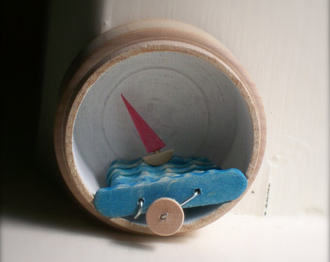 Hand Crank Boat in a Box Automata mini Round/white - Etsy