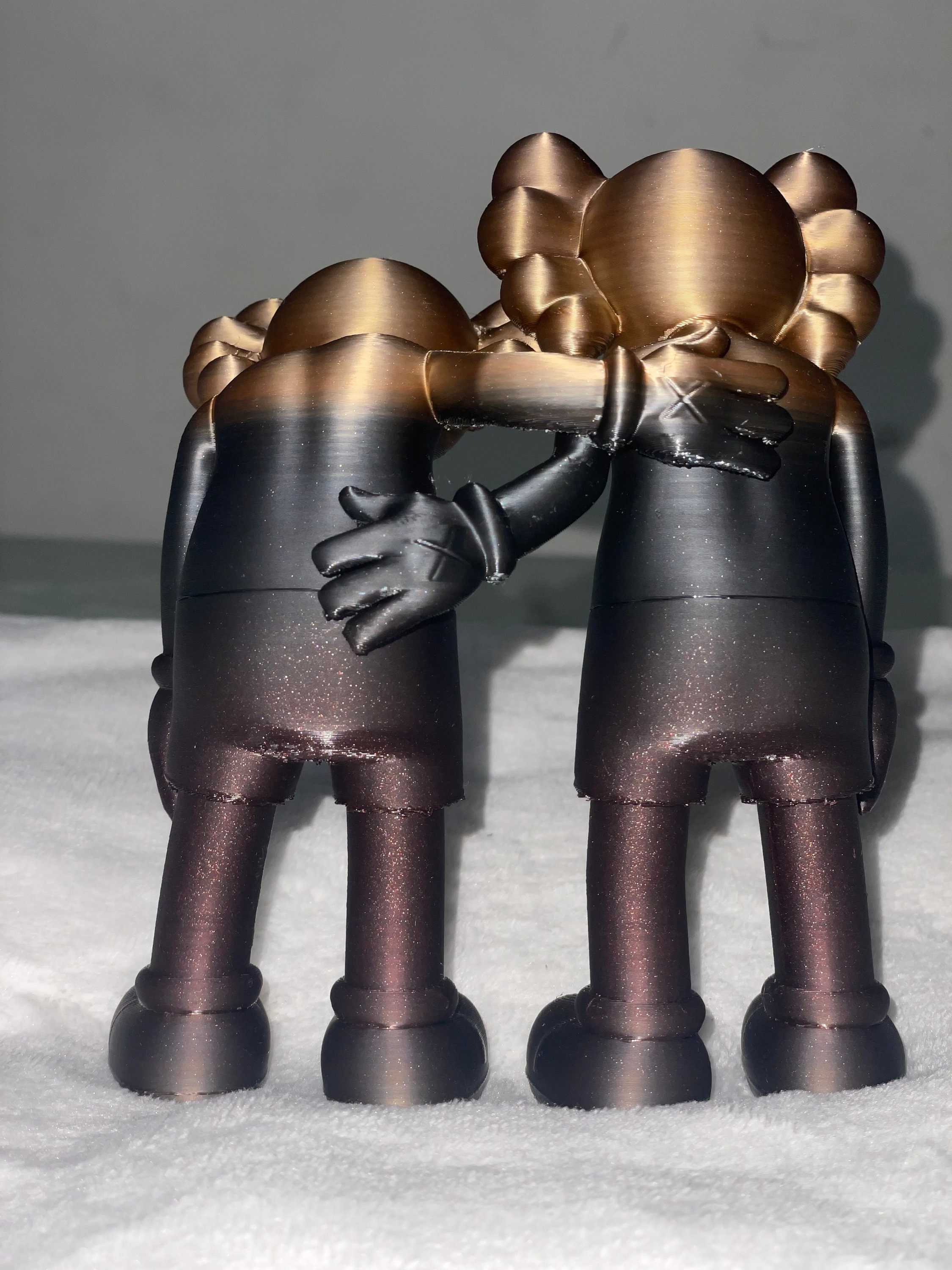 Kaws, Kaws Figurine, Kaws Brothers, Kaws Phone Holder, Kaws Middle ...