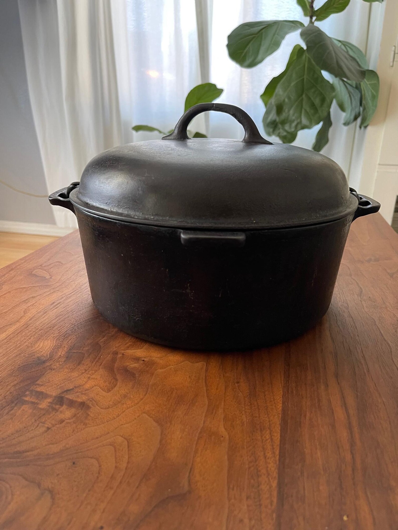Vintage Cast Iron Dutch Oven W/ Self Basting Drip Scallops Lid #9 ...