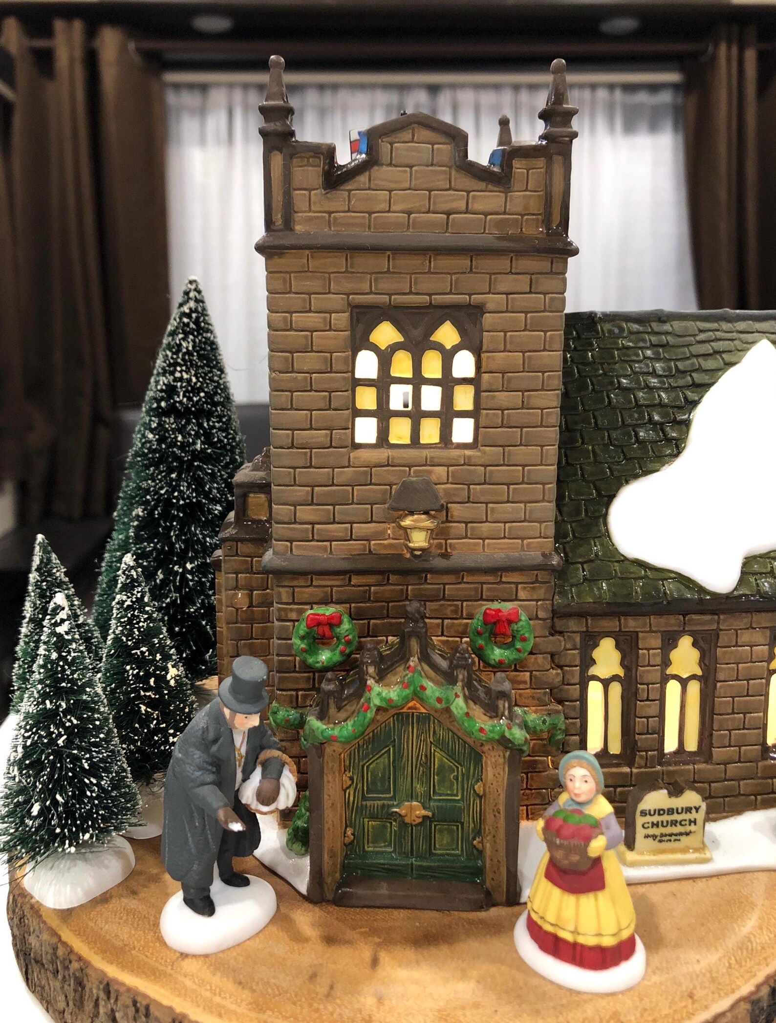 Department 56, Dickens Village the Spirit of Giving Start a Tradition ...