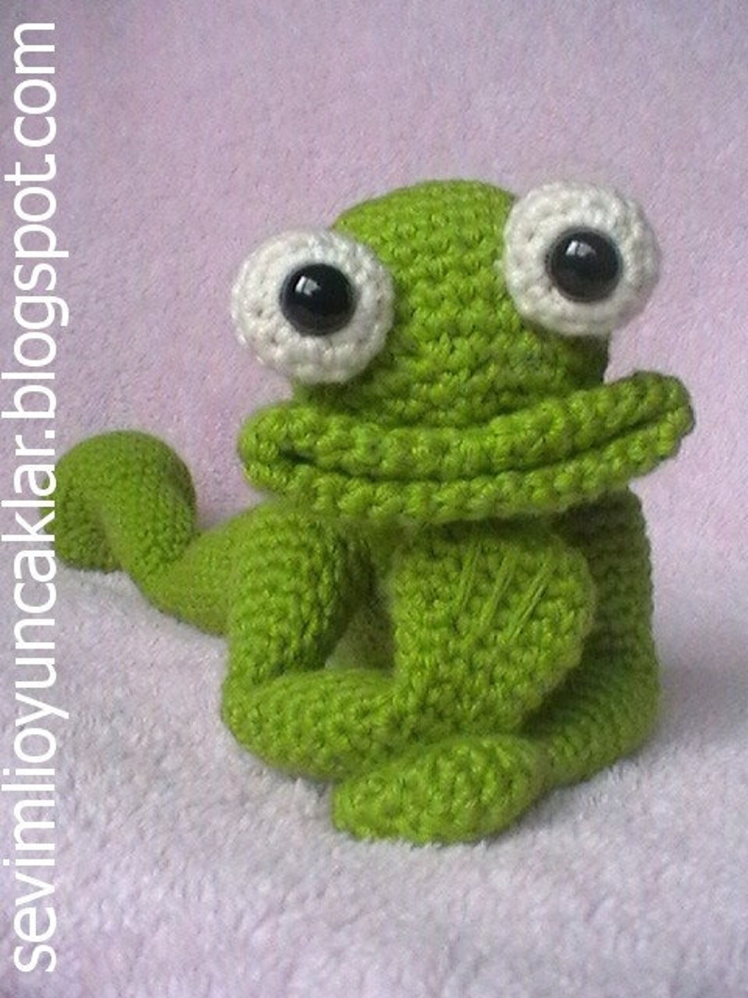 Crocheted Frog - Etsy