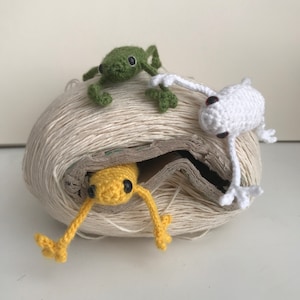 Crochet Acrobat Frogs - 3 Frogs - Etsy
