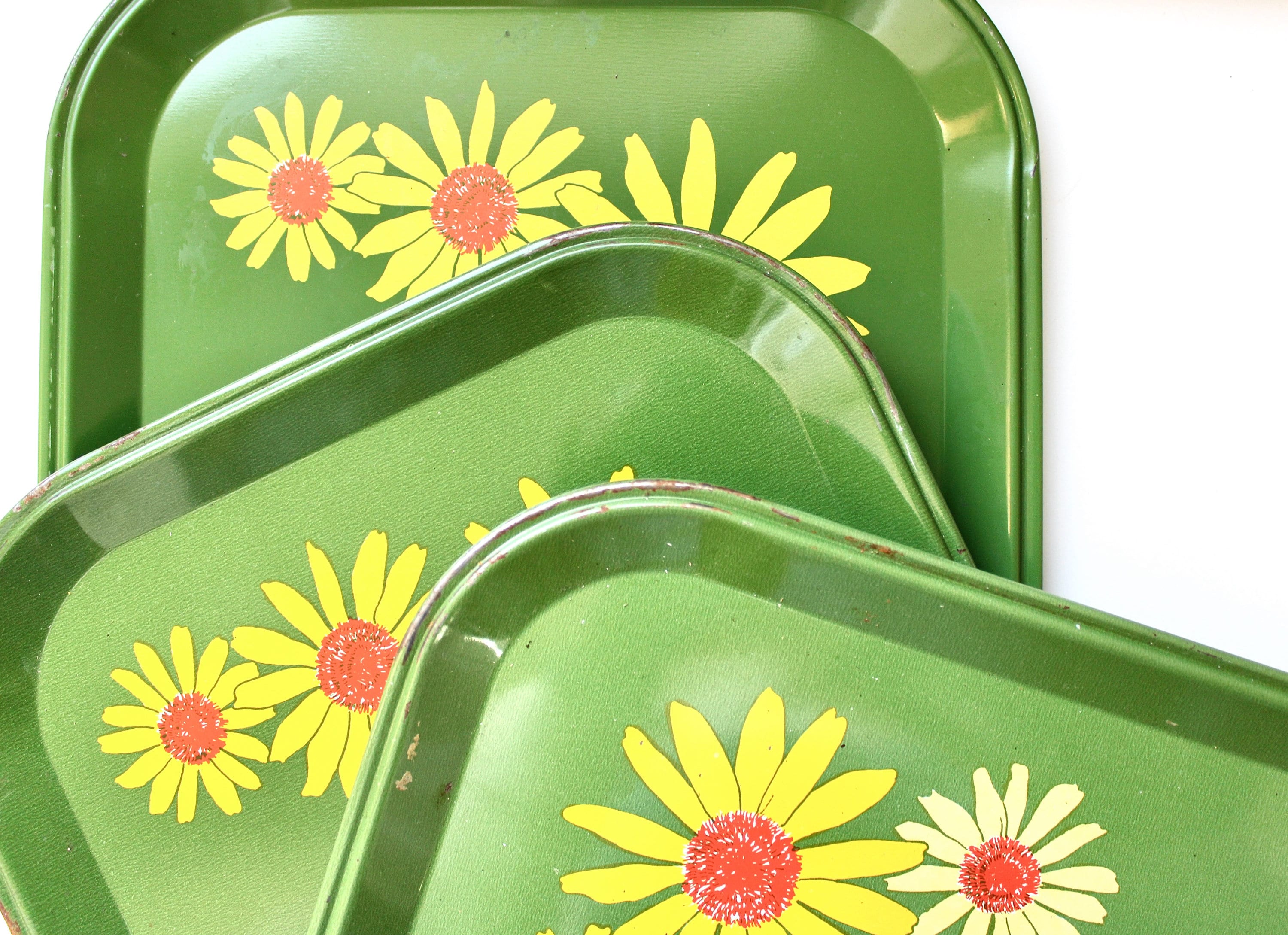 Vintage Metal Daisy TV Lap Tray Retro Vintage Groovy Floral Vintage ...